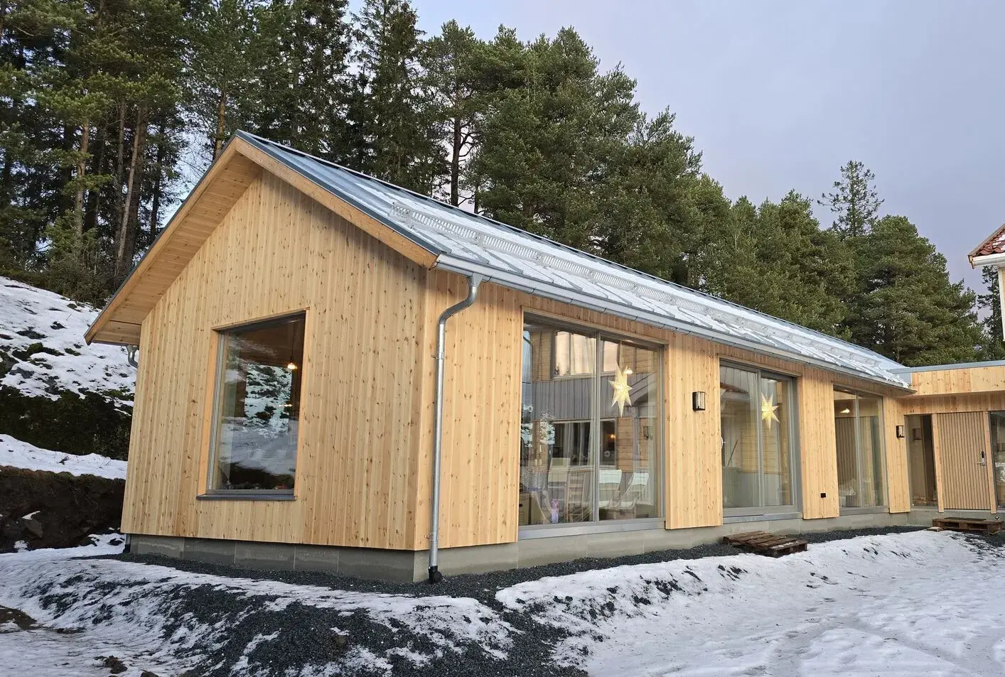 Bolig med Dobbelfals Tett kledning i malmfuru - Skjåk Trelast